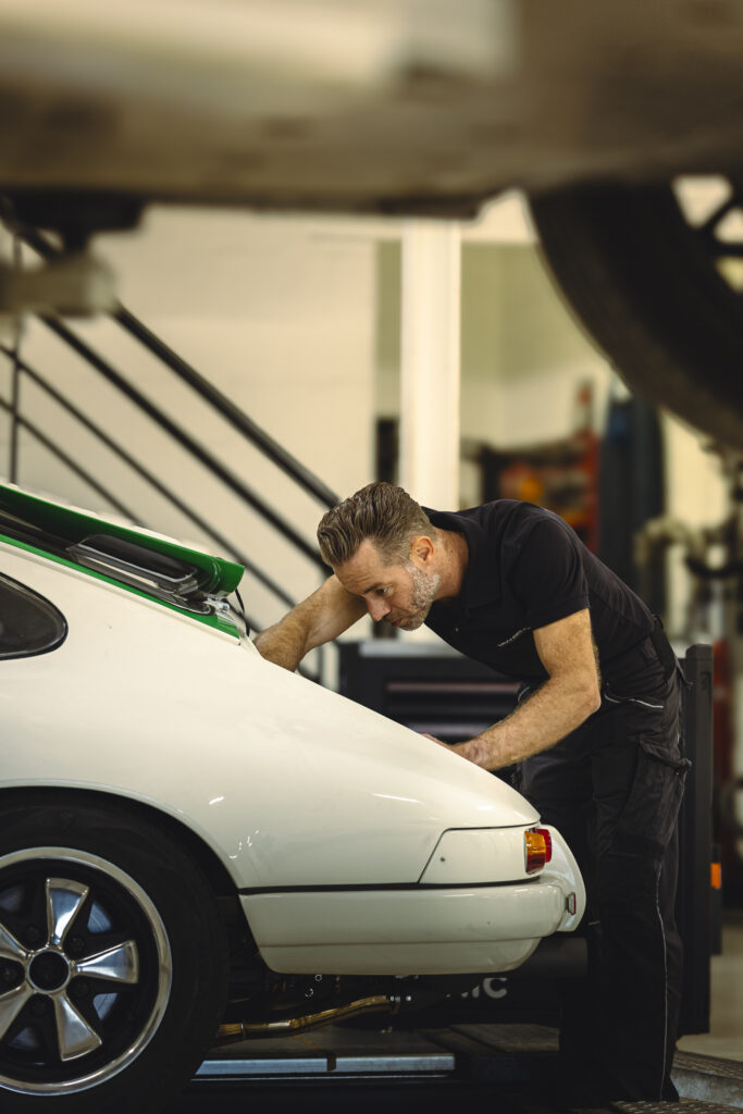 Contact - Garage Van Beurden
